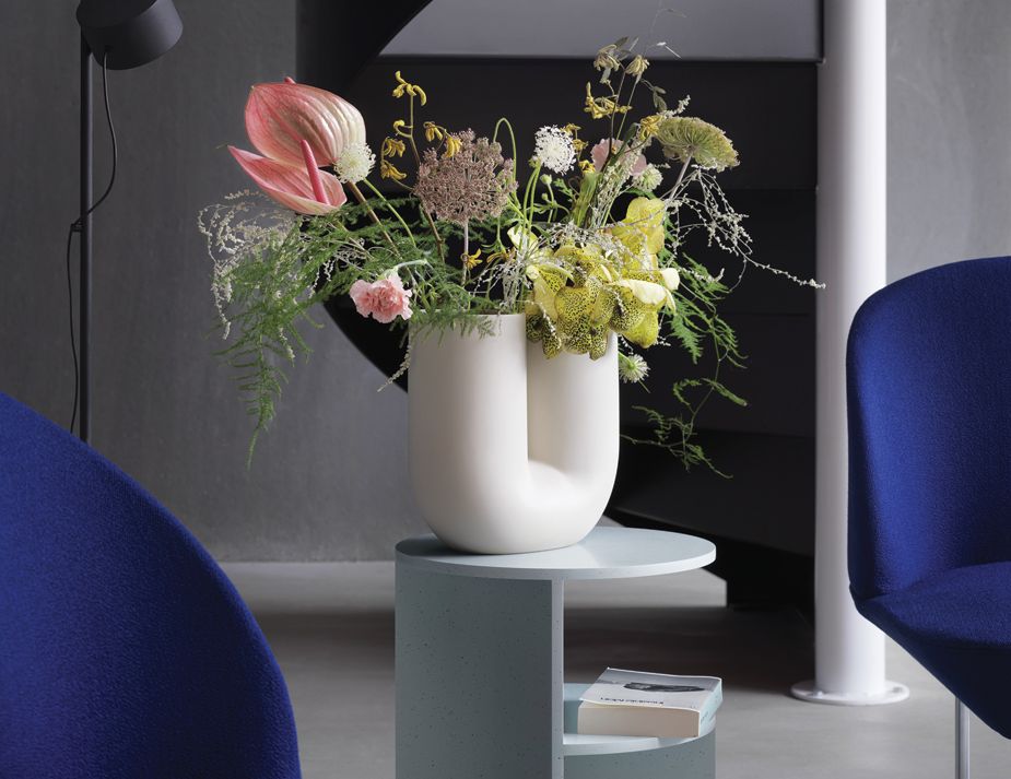 Kink Vase by Muuto